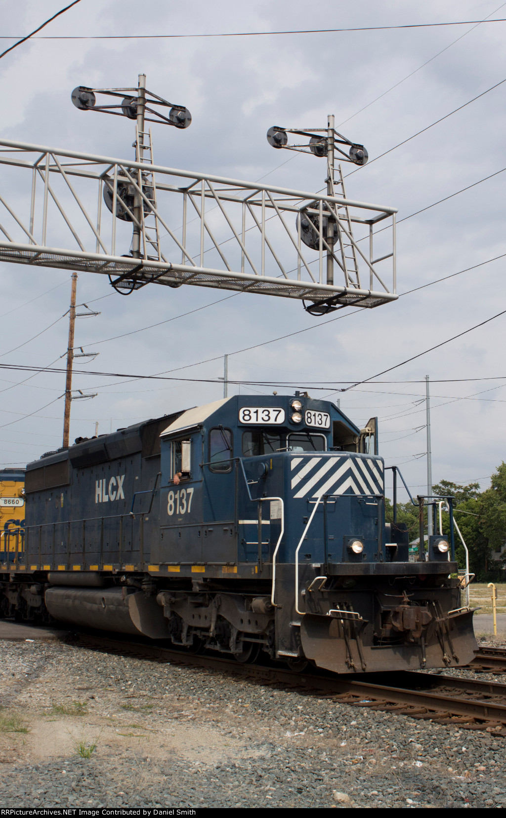 HLCX 8137 leads J783.